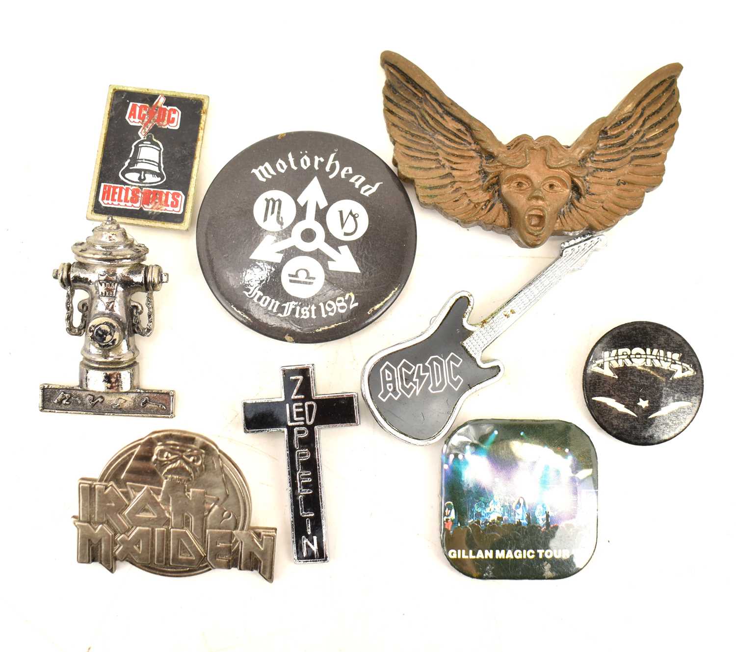 Lot 131 - A collection of various vintage rock badges,