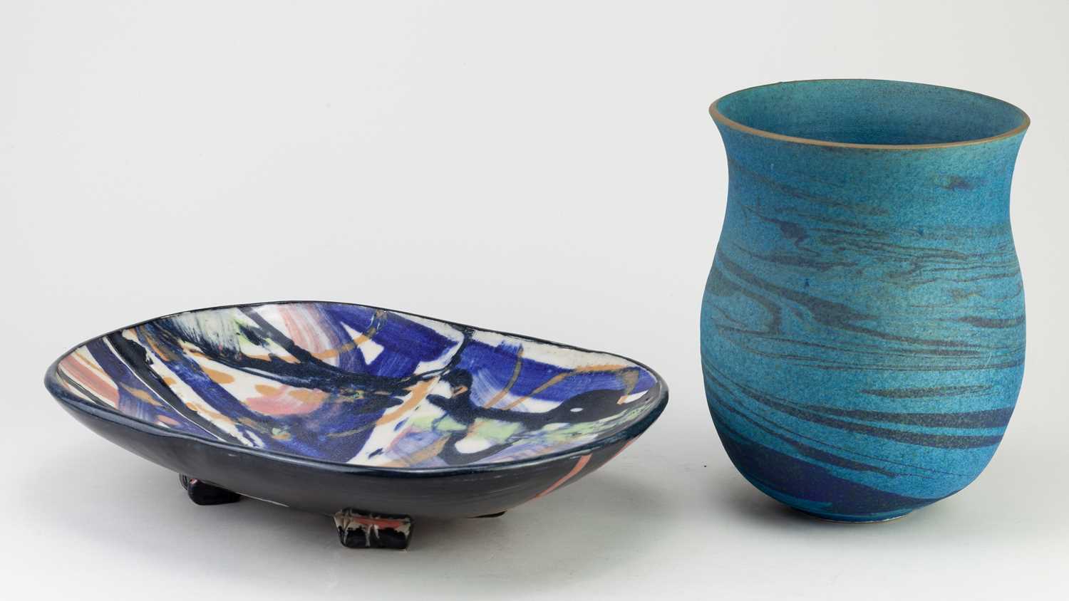 Lot 407 - INEKE STEVENSON (born 1941); a stoneware