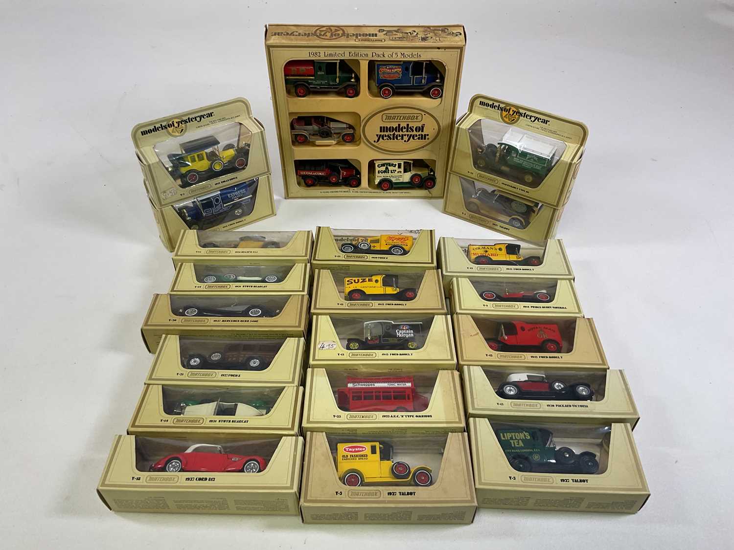 Lot 390 - MATCHBOX; a quantity of Models of Yesteryear
