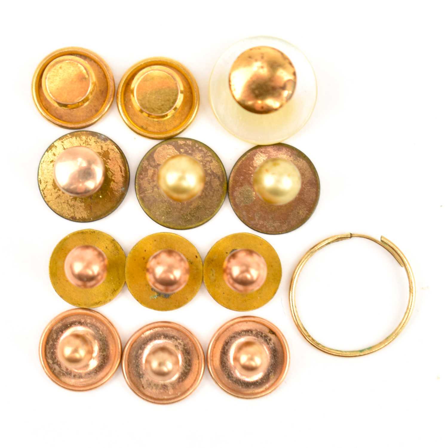 Lot 814 - Various collar studs to include a pair of