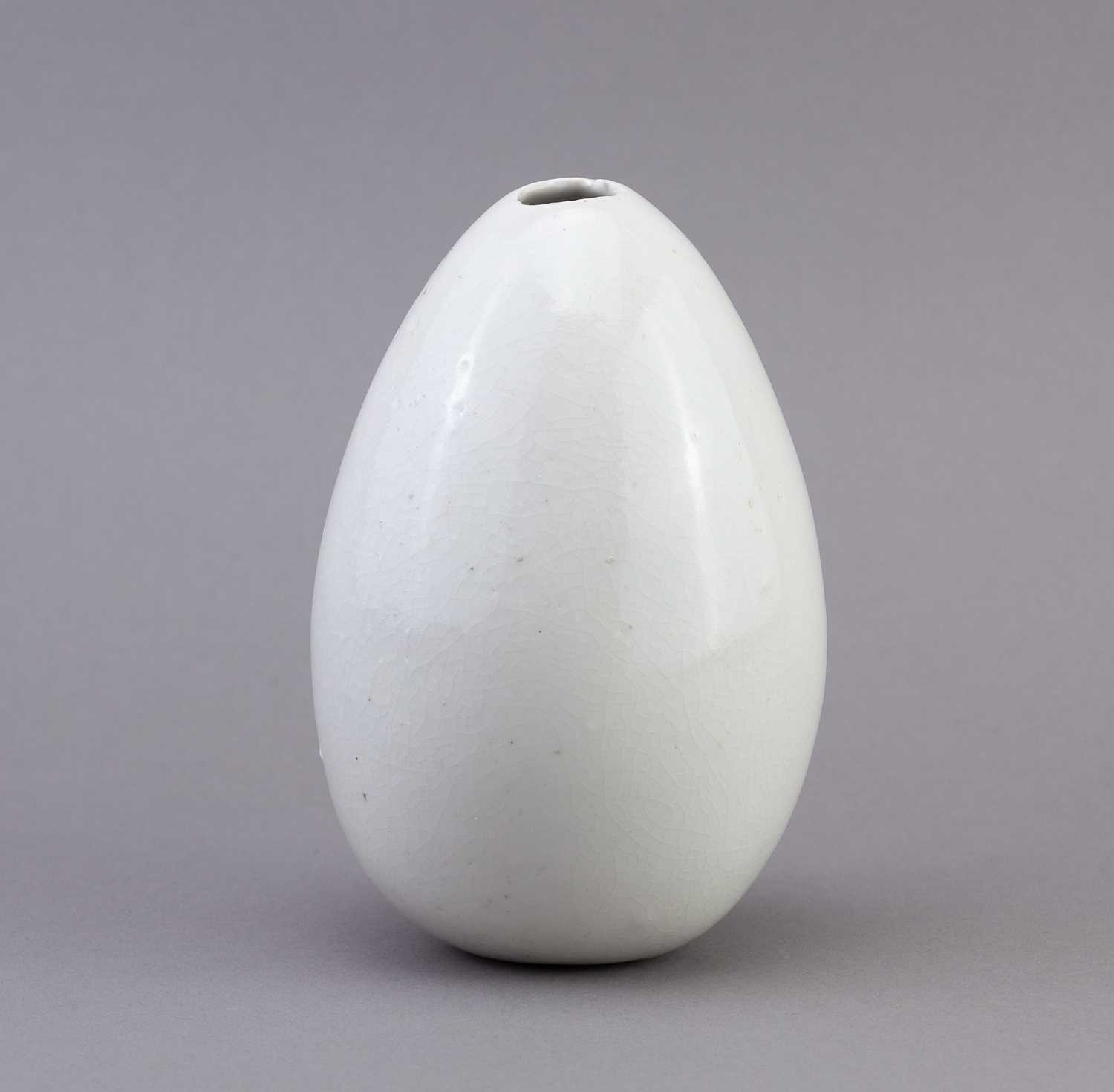 Lot 27 - ALAN WALLWORK (1931-2019); a porcelain egg