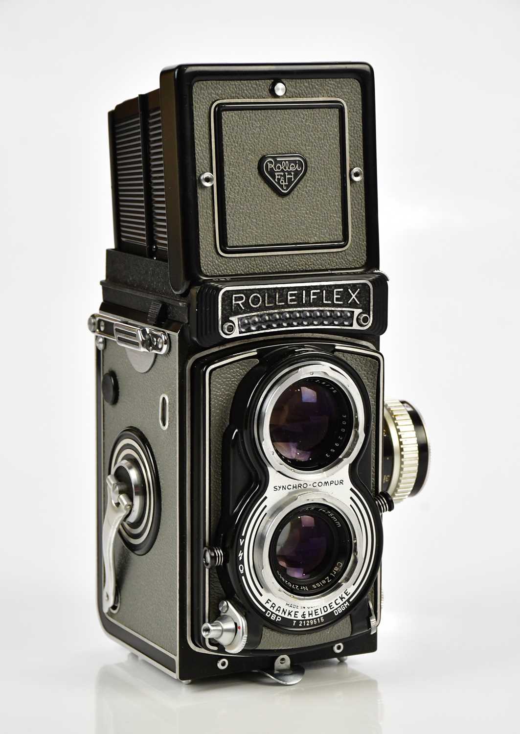 Lot 402 - ROLLEIFLEX; a Rolleiflex T TLR camera, grey,