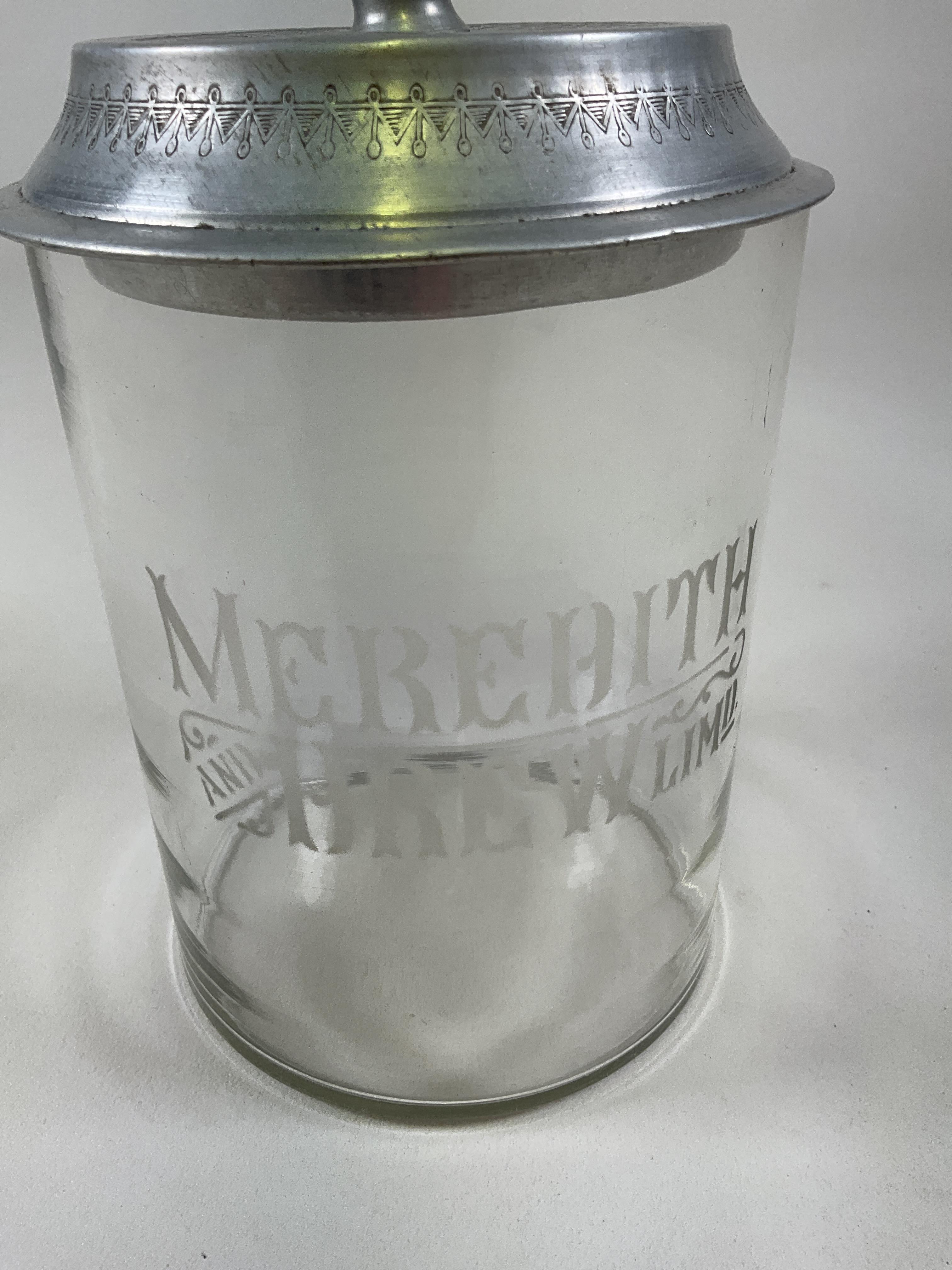 Lot 166 - MEREDITH & DREW LIMD; a vintage etched glass