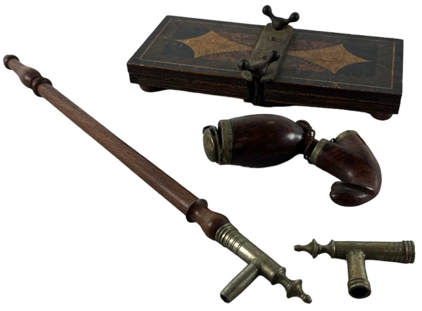 Lot 352 - An early 20th century tie press and a