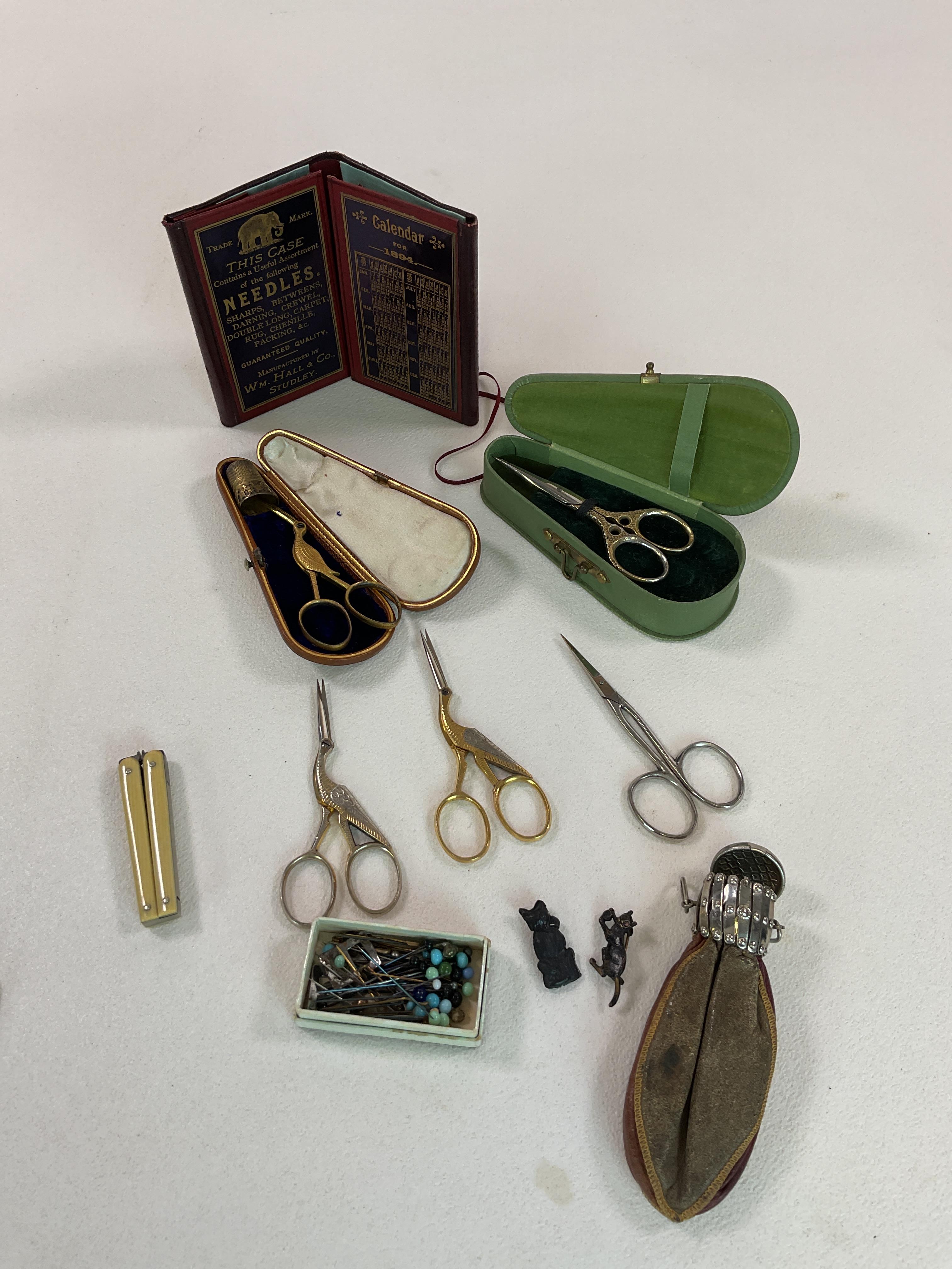 Lot 98 - An interesting group of collectors' items,