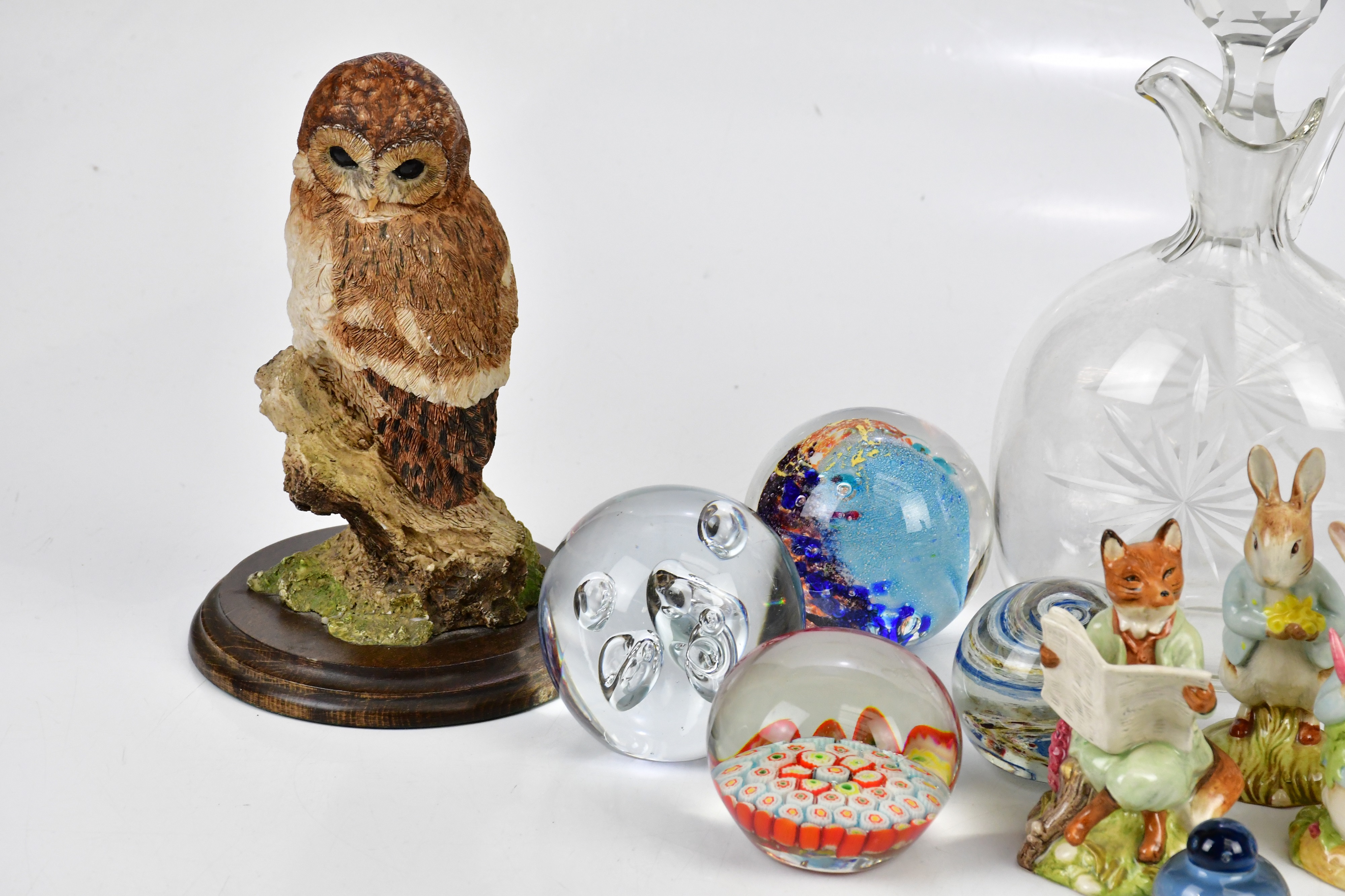 Lot 1423 - A small collection of ceramic figures