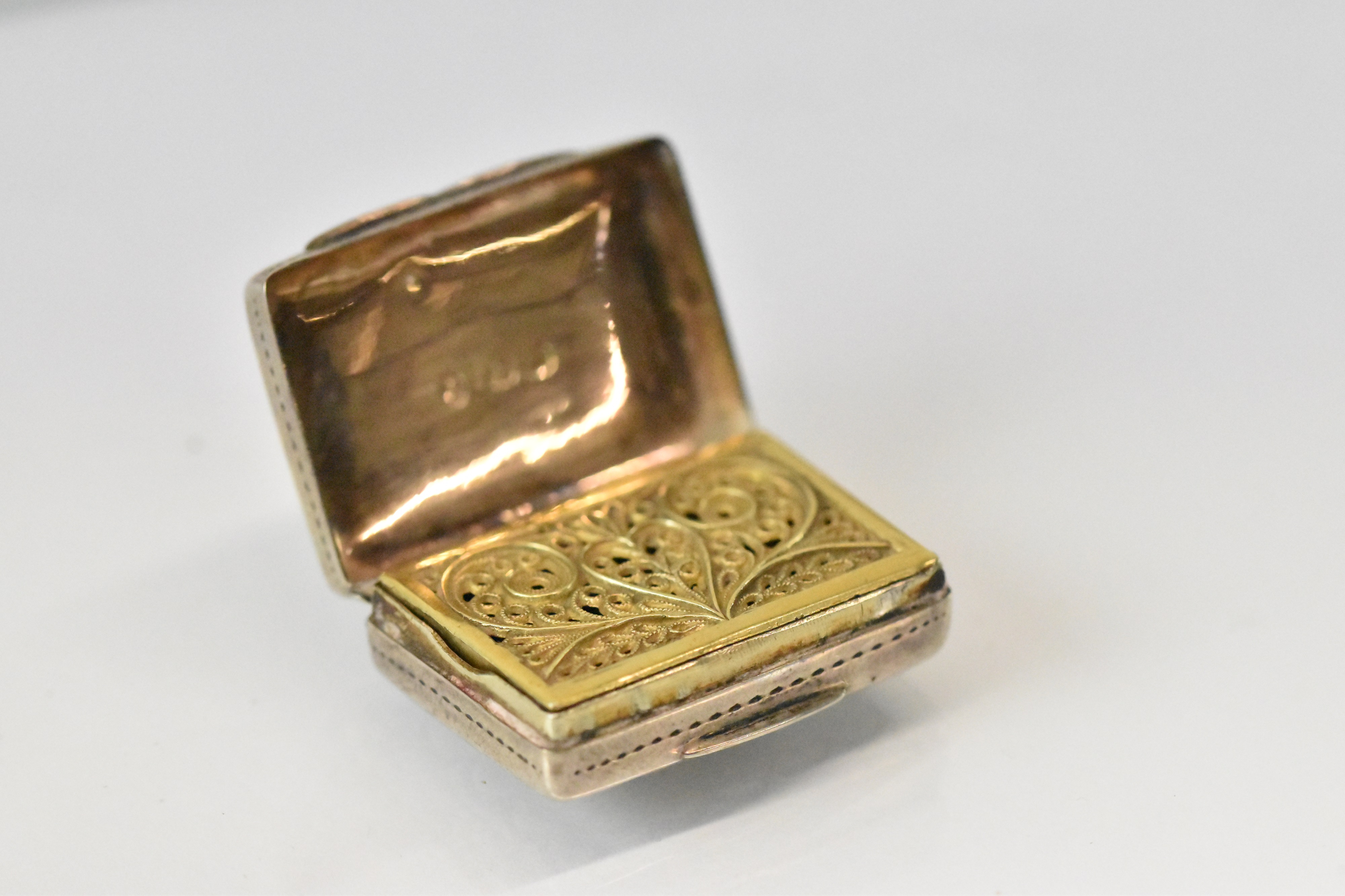 Lot 1393 - THOMAS SHAW; a small William IV hallmarked