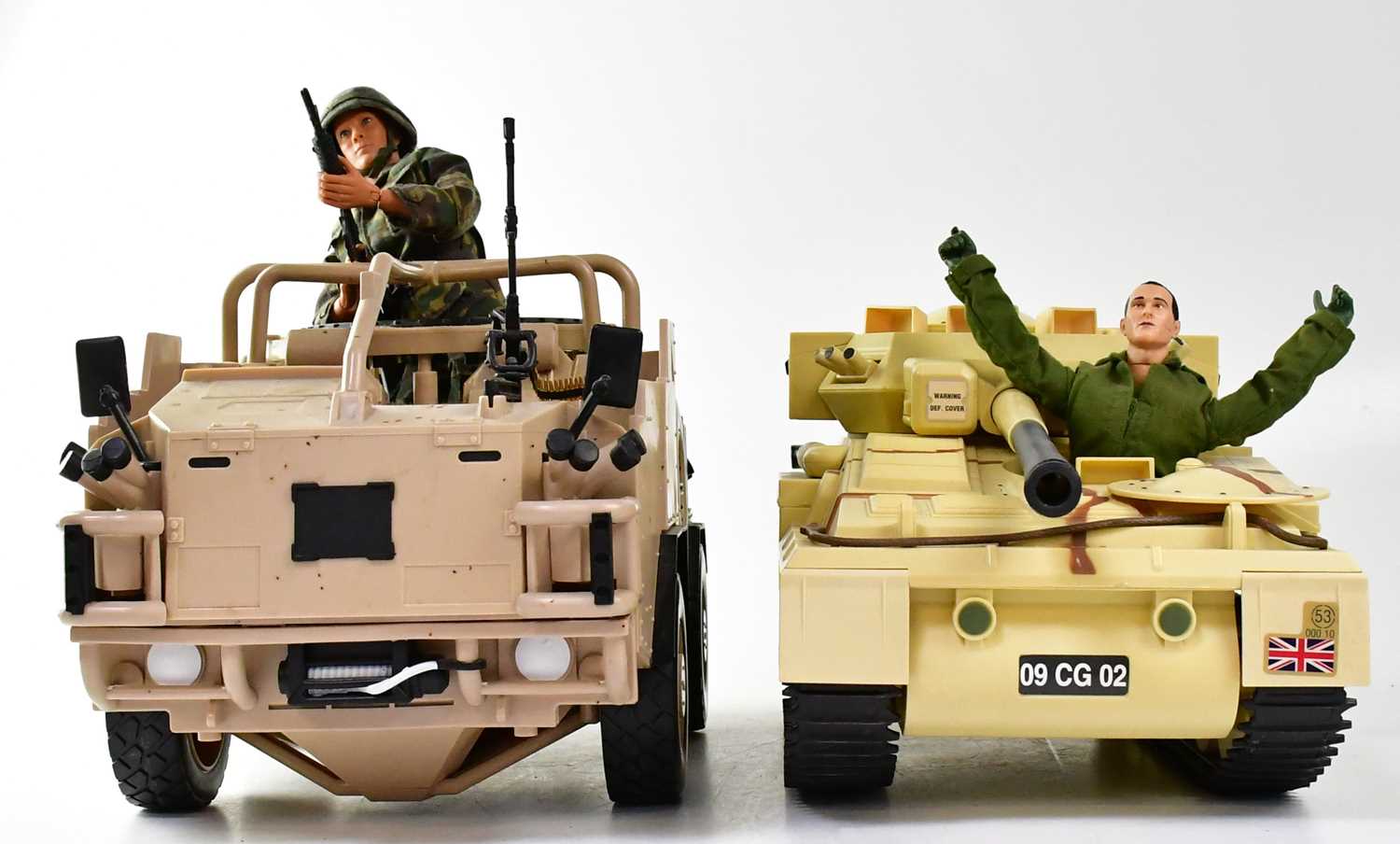 Lot 552 - HM ARMED FORCES; two scale model military