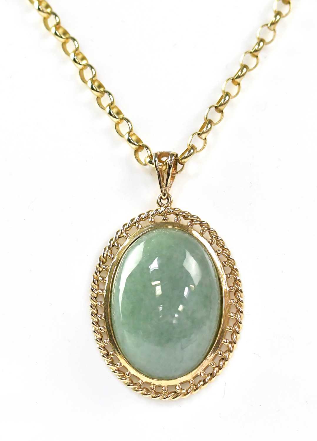 Lot 806 - A 9ct yellow gold belcher chain set with a