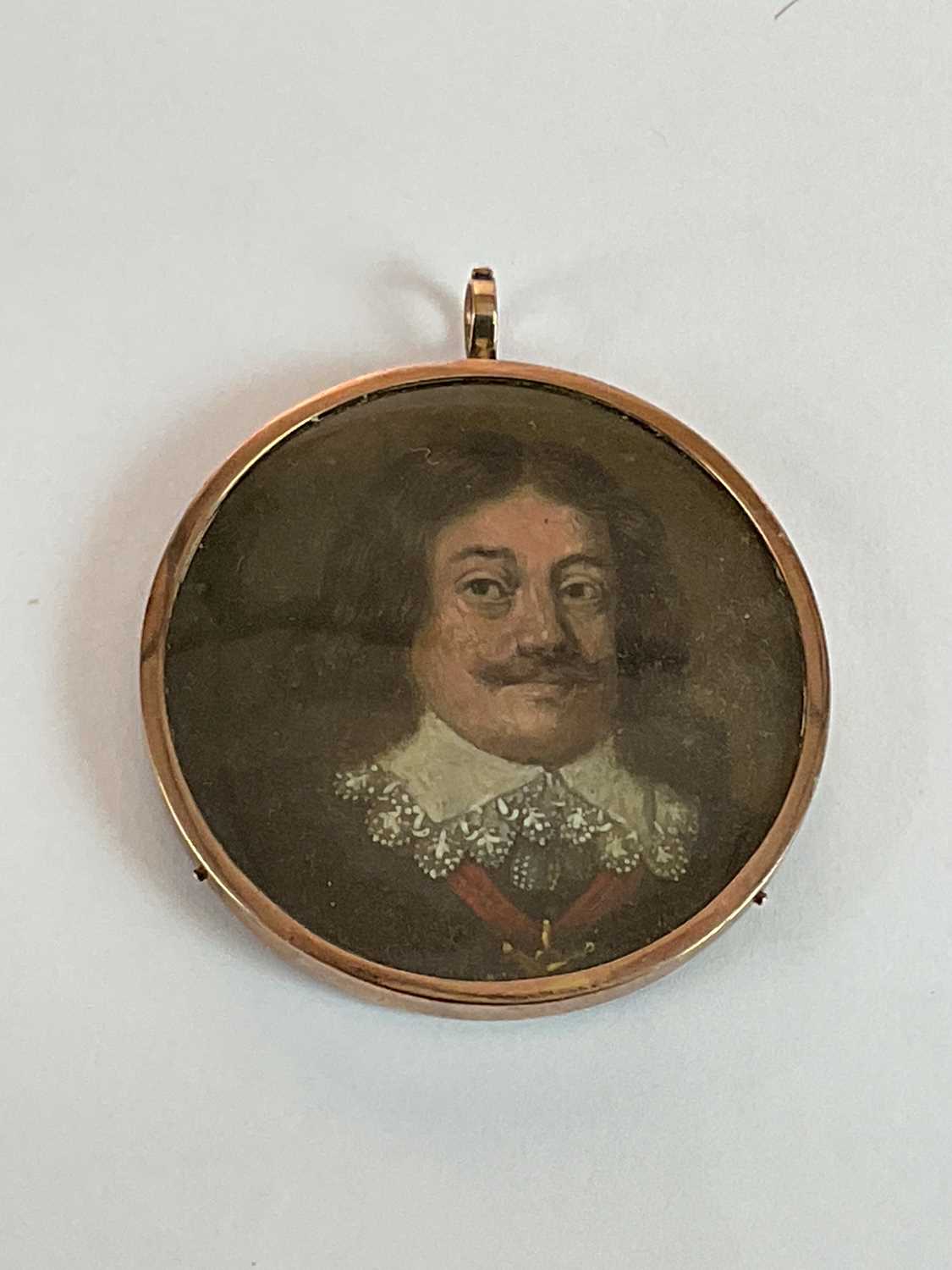 Lot 183 - A circular portrait miniature, possibly 17th