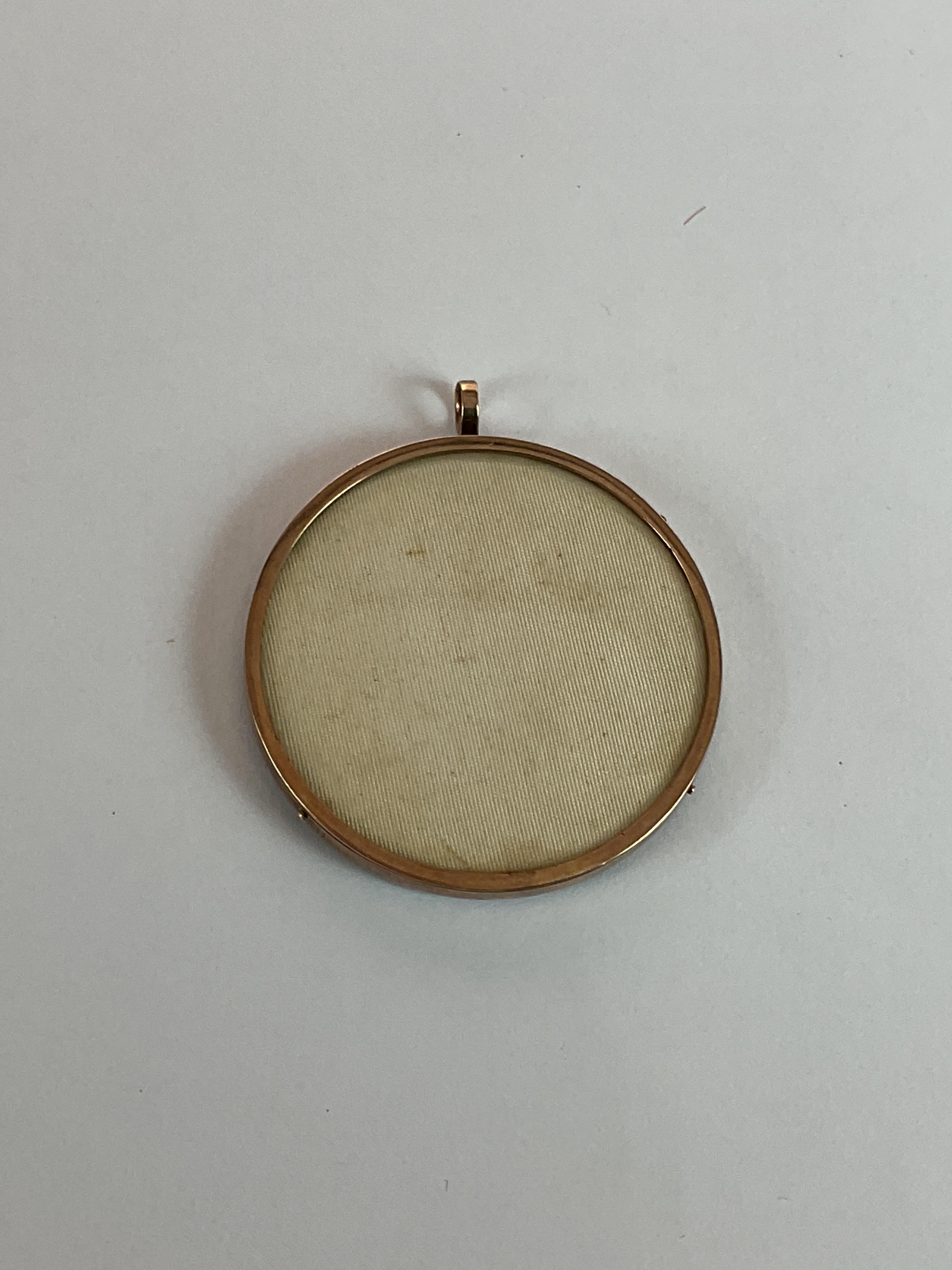 Lot 183 - A circular portrait miniature, possibly 17th
