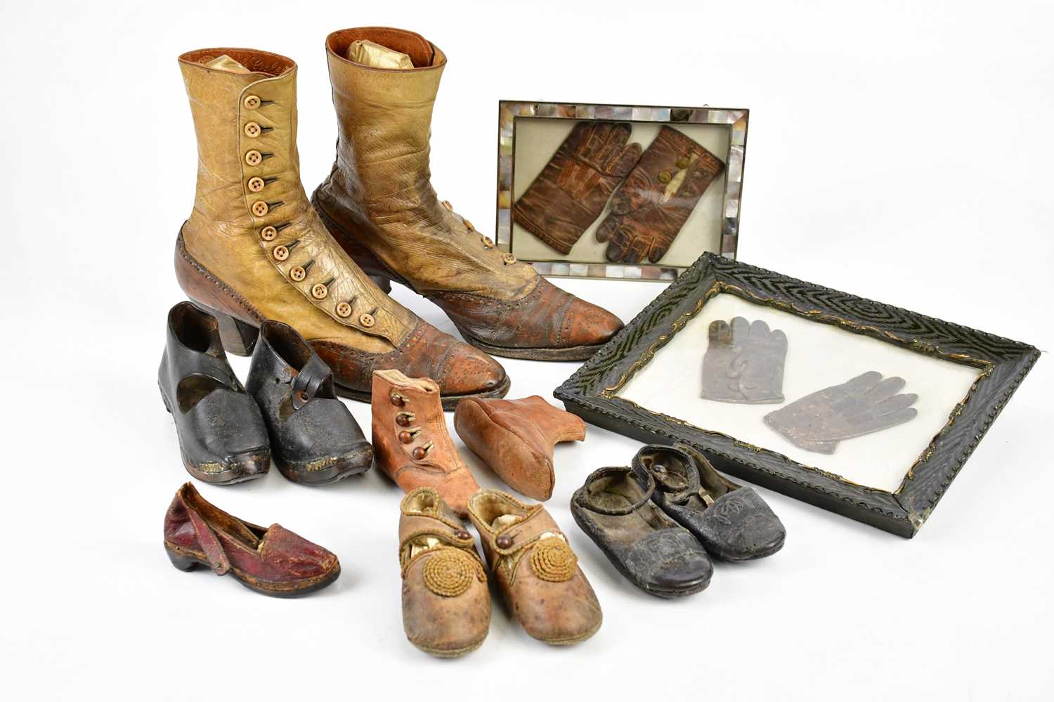 Lot 811 - A pair of late Victorian/Edwardian two tone