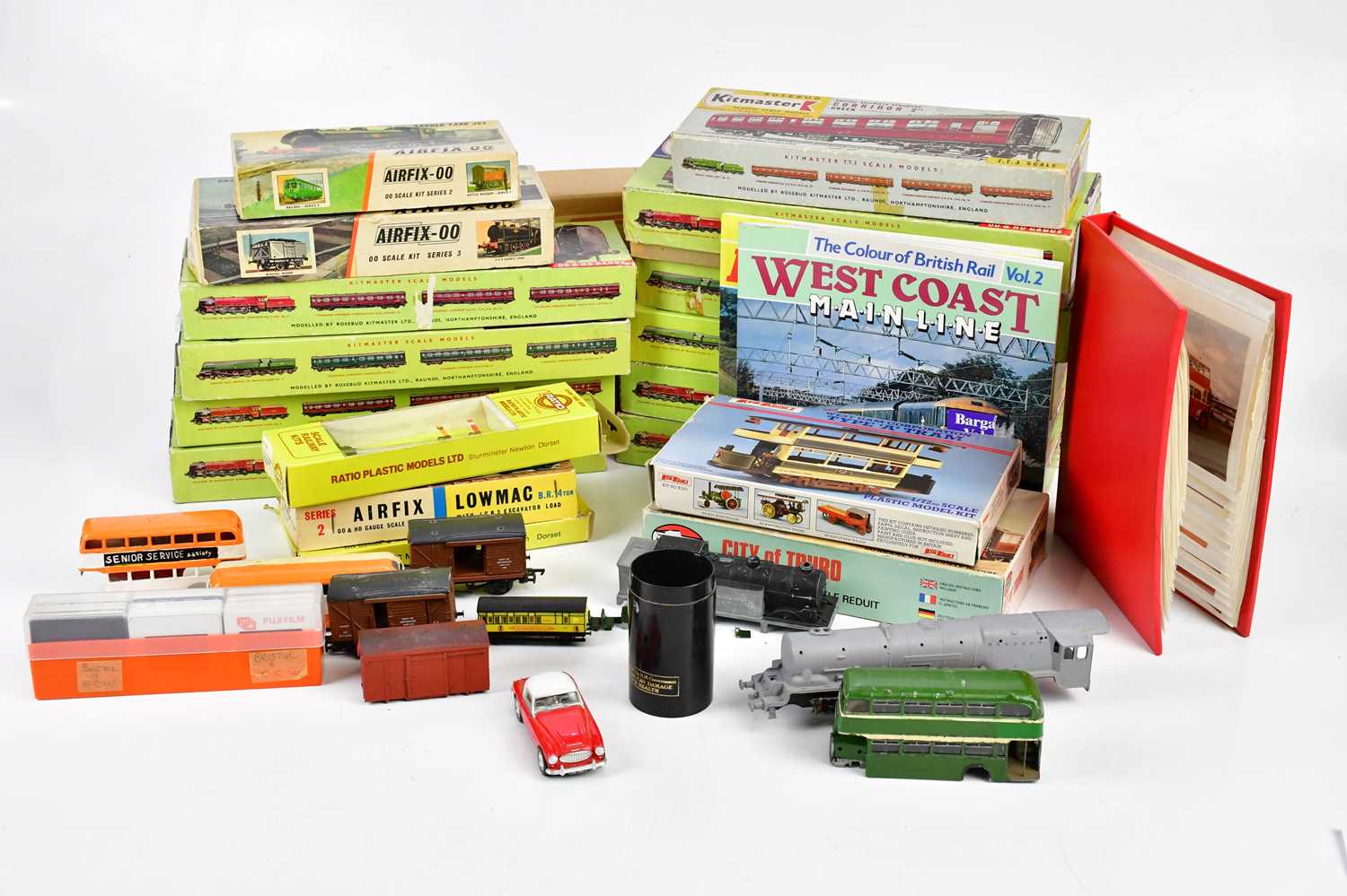 Lot 2623 - KITMASTER; a collection of train kits and
