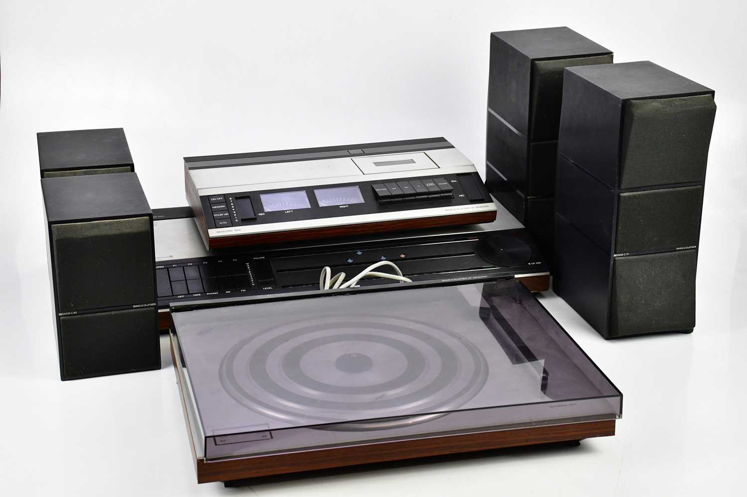 Lot 1141 - BANG & OLUFSEN; a Beomaster 2200, Beocord
