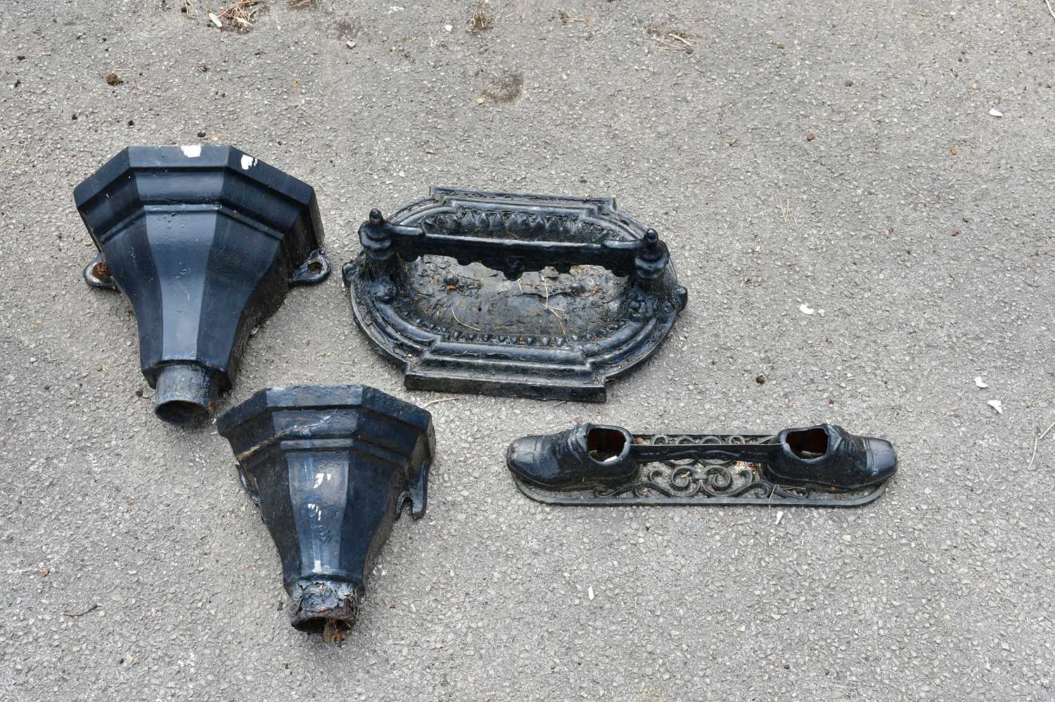 Lot 468 - A pair of cast iron hoppers, together with