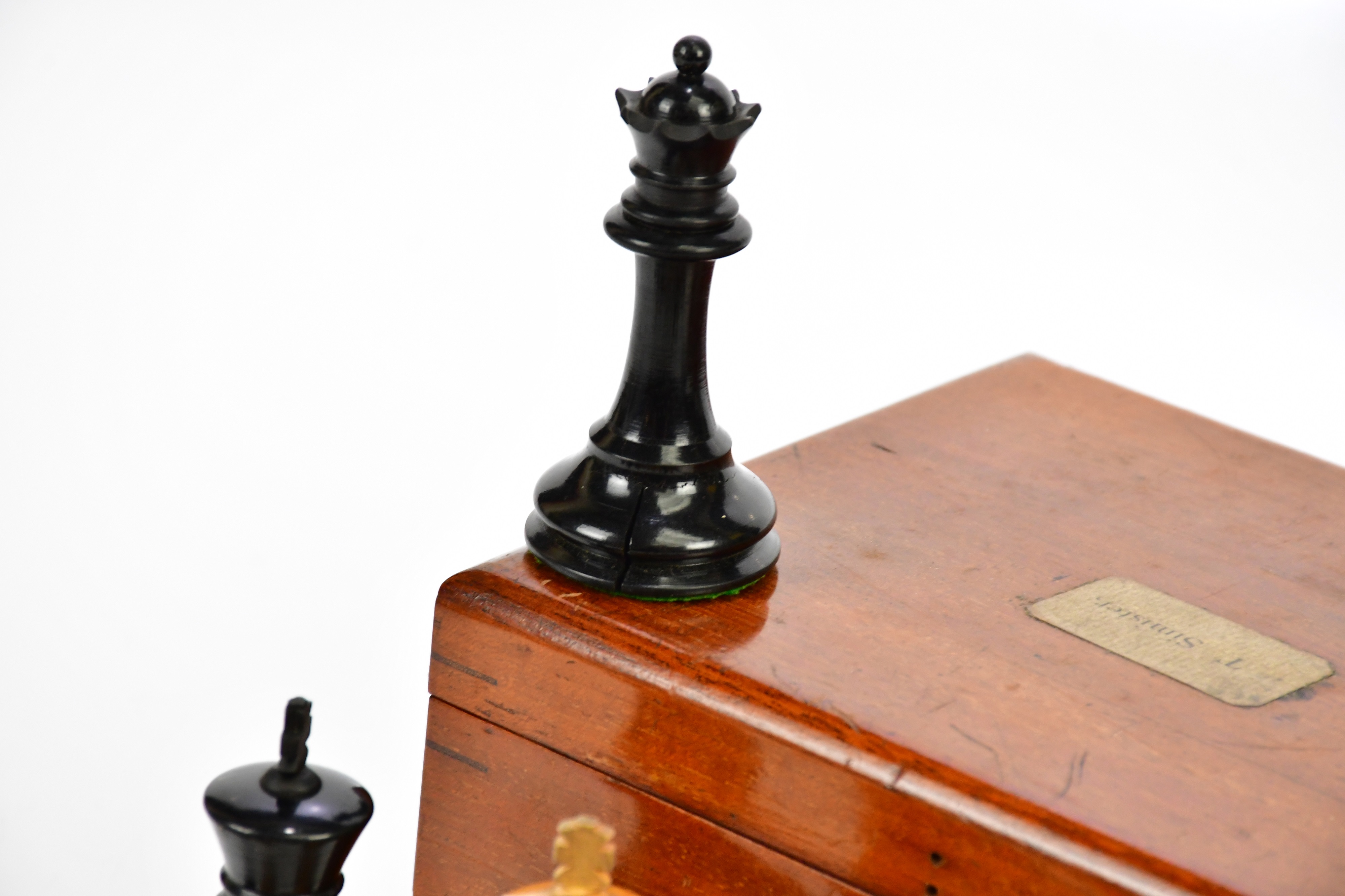 Lot 652 - A Staunton pattern chess set in mahogany