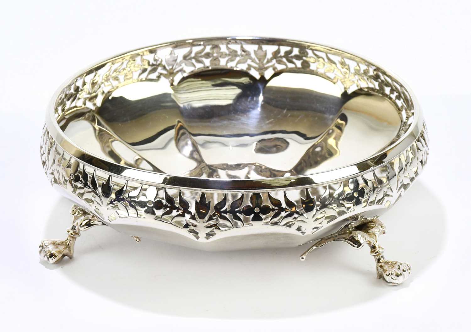 Lot 2124 - ADIE BROS LTD; a George V hallmarked silver