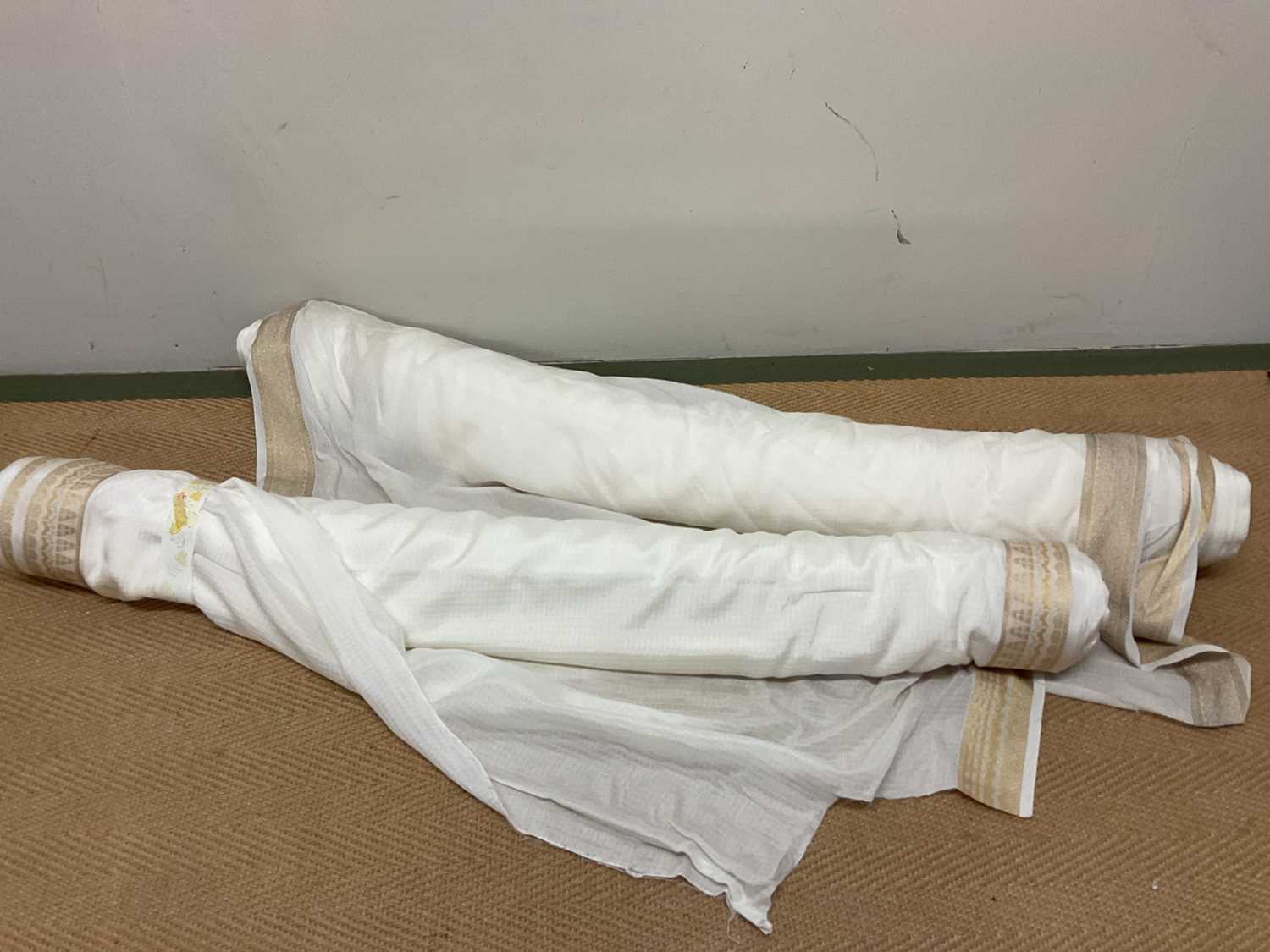 Lot 98 - A quantity of fabric comprising two part