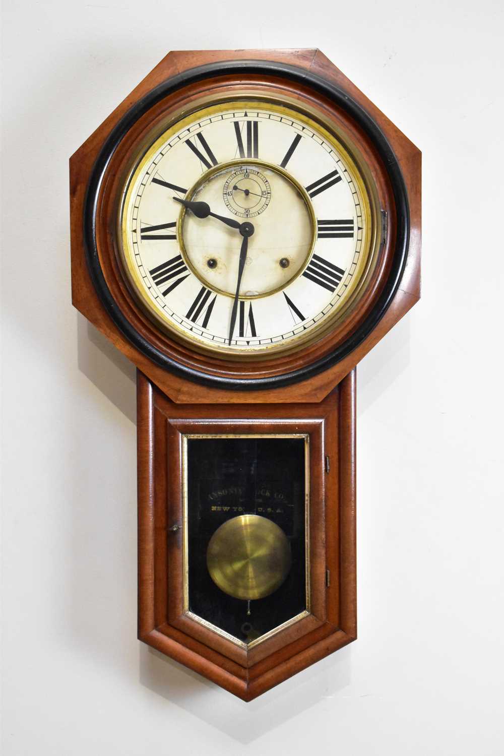 Lot 1420 - A mahogany cased American wall clock with