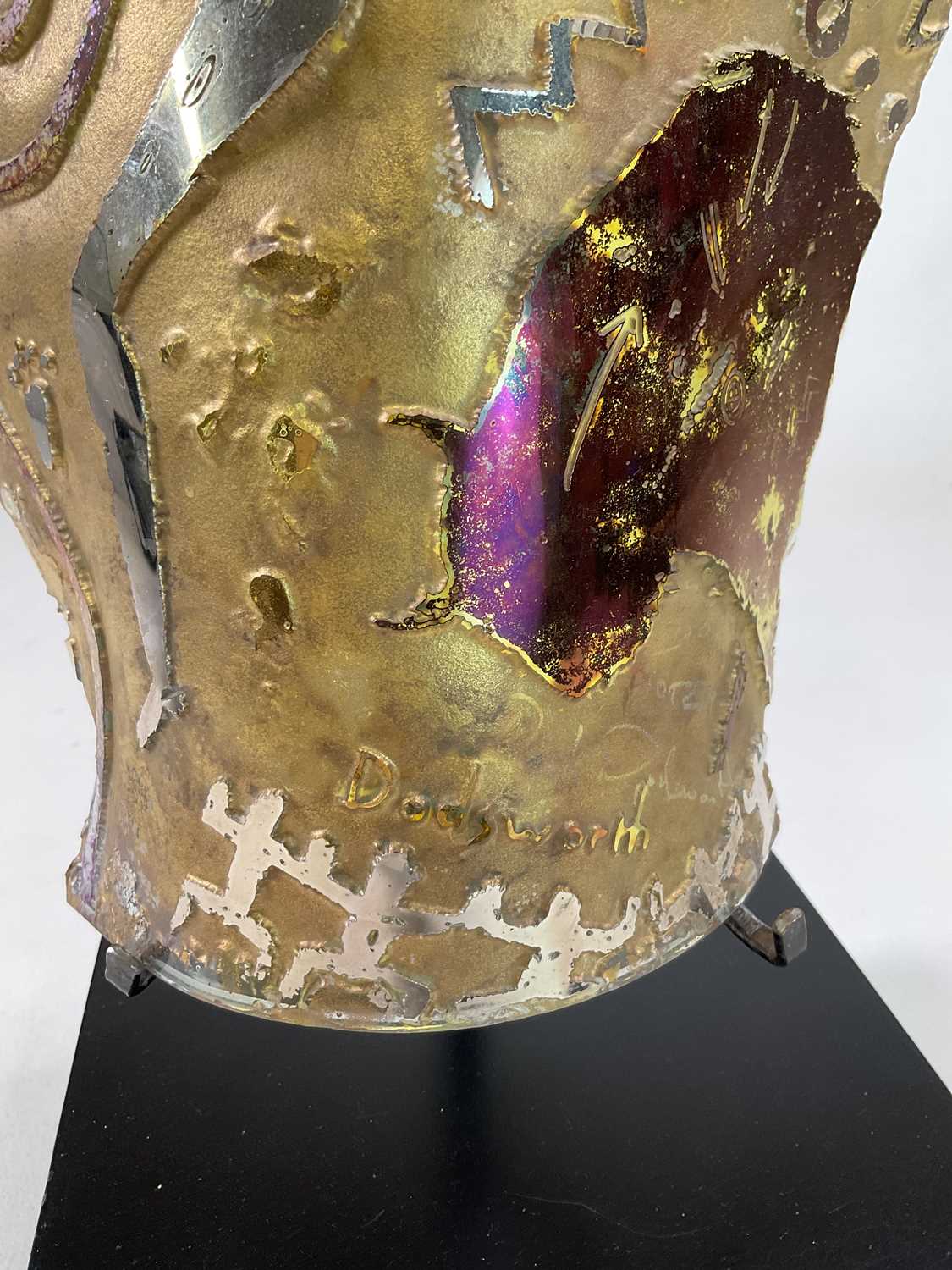 Lot 326 - DAVID DODSWORTH; a contemporary glass