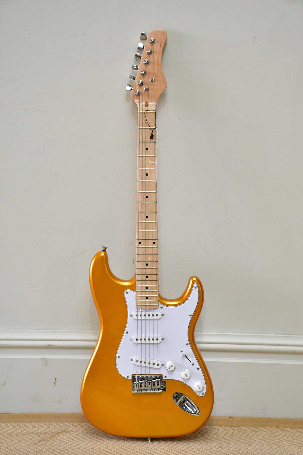 Lot 1086 - SMIGER; a model L-G2 six string electric