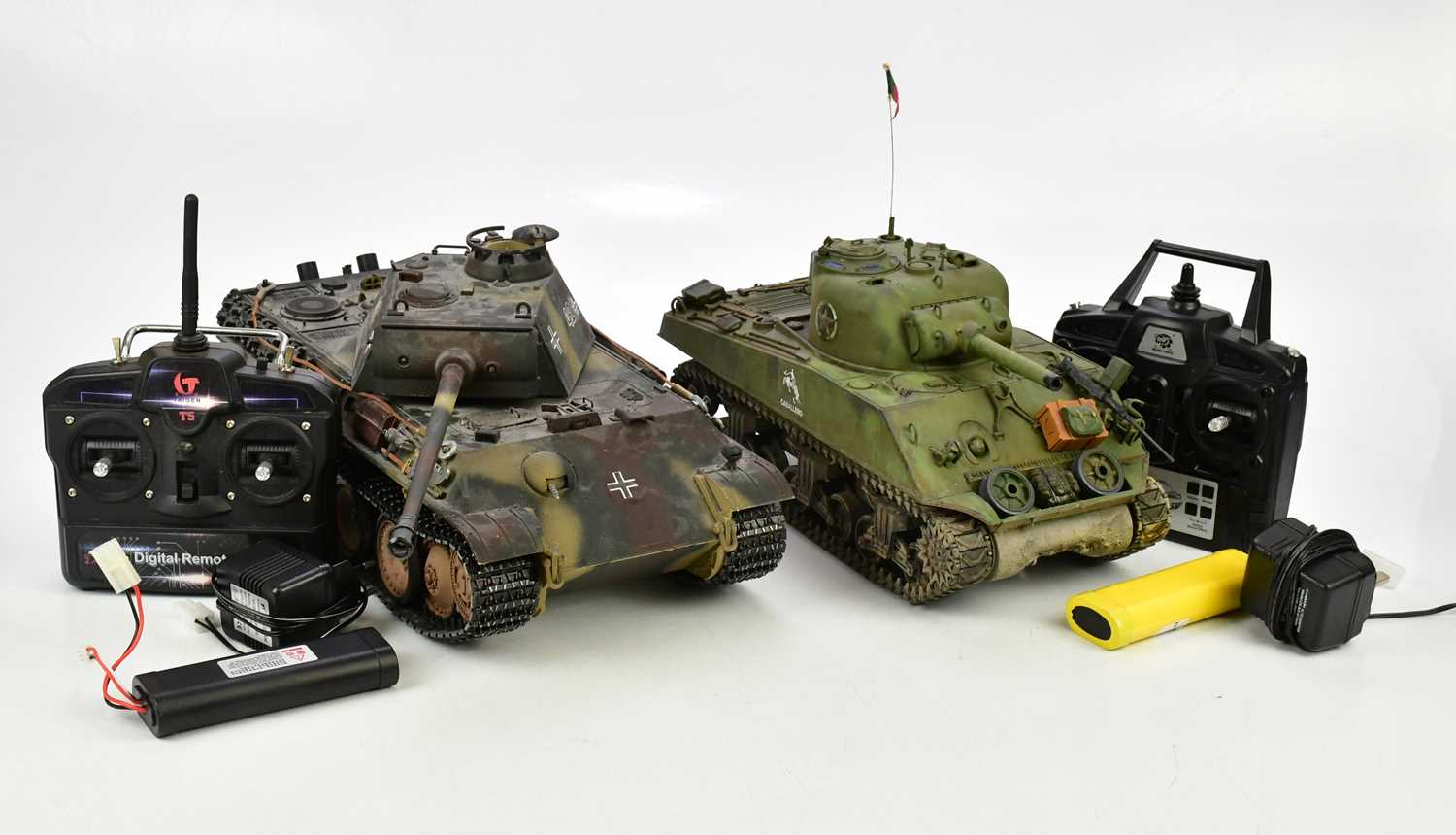 Lot 237 - HENG LONG; a Sherman radio controlled tank,