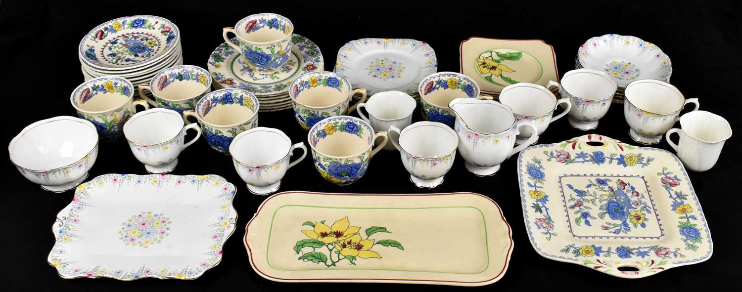 Lot 810 - ROYAL ALBERT; a 'Lynton' twenty piece part