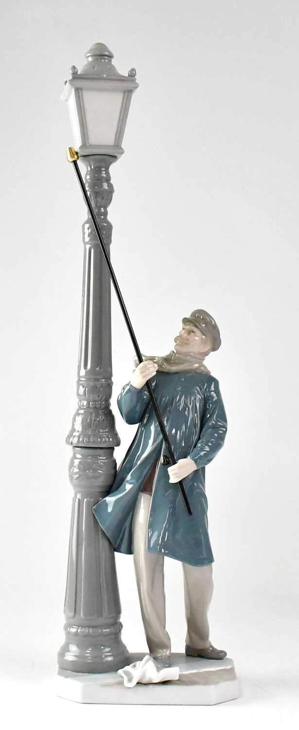 Lot 158 - LLADRÓ; a figure 'The Lamplighter',