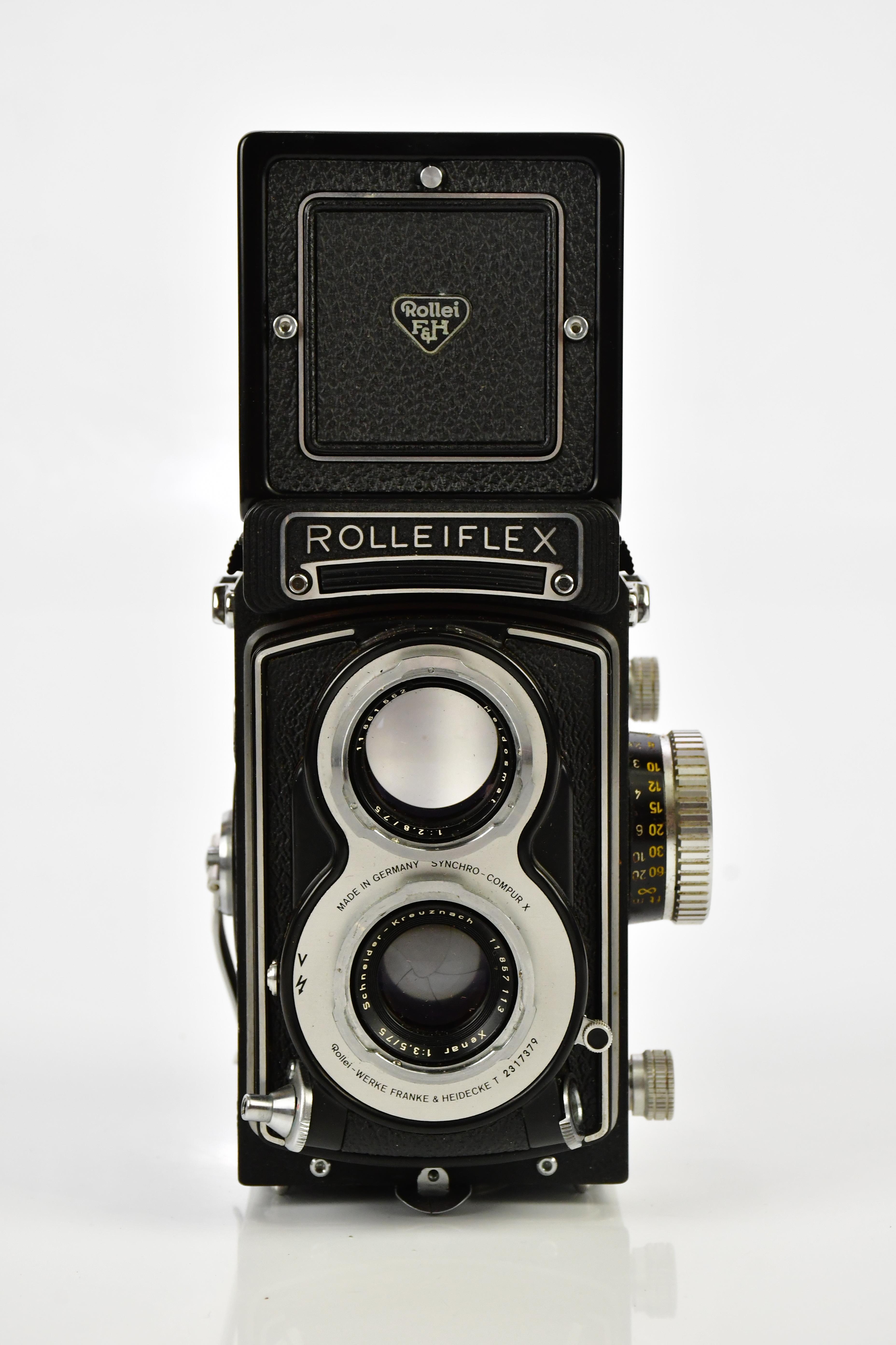 Lot 390 - ROLLEIFLEX; a RolleiflexT3 TLR camera,