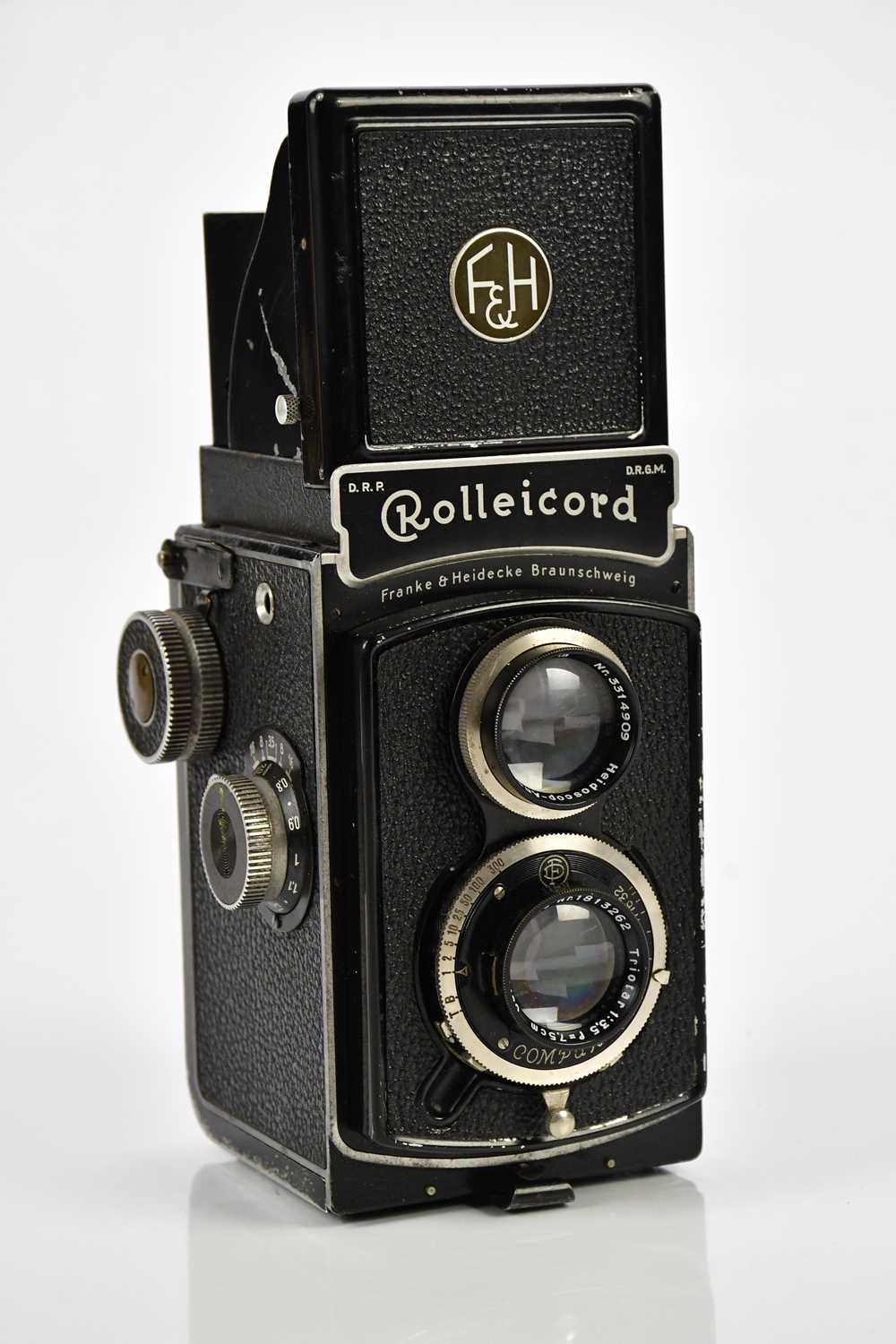 Lot 439 - ROLLEICORD; a Rolleicord Model 2 TLR camera,