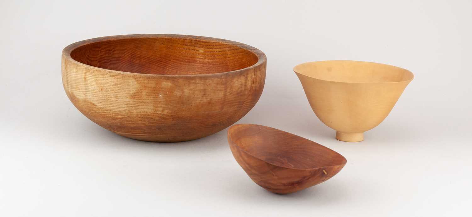 Lot 721 - RICHARD RAFFAN (born 1943); a large ash bowl,