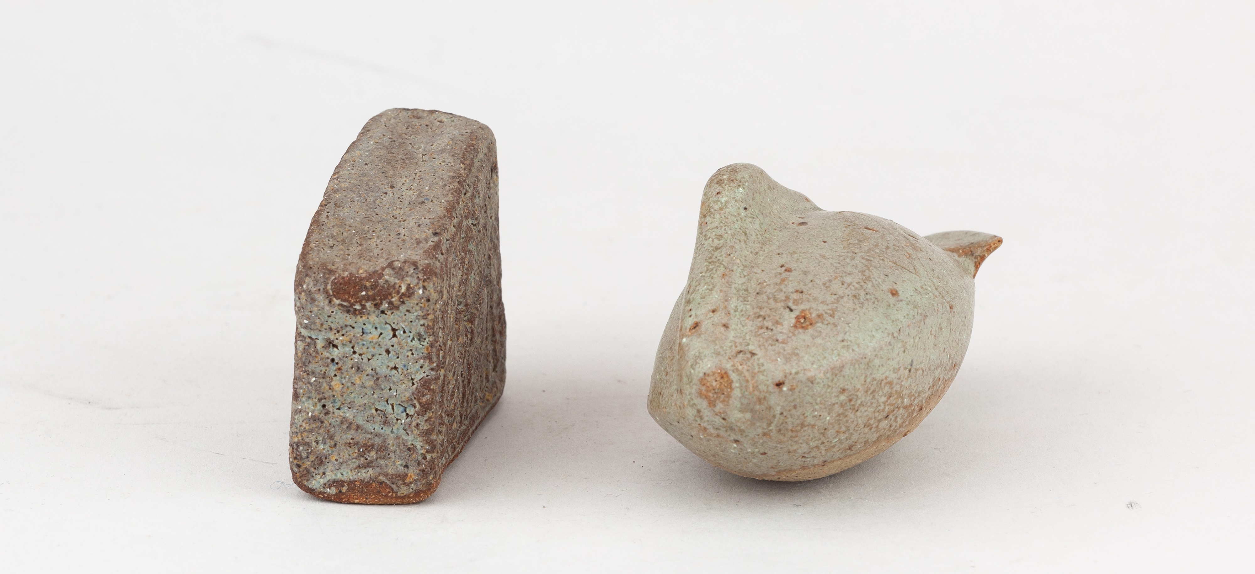 Lot 216 - IAN GODFREY (1942-1992); a stoneware rattle