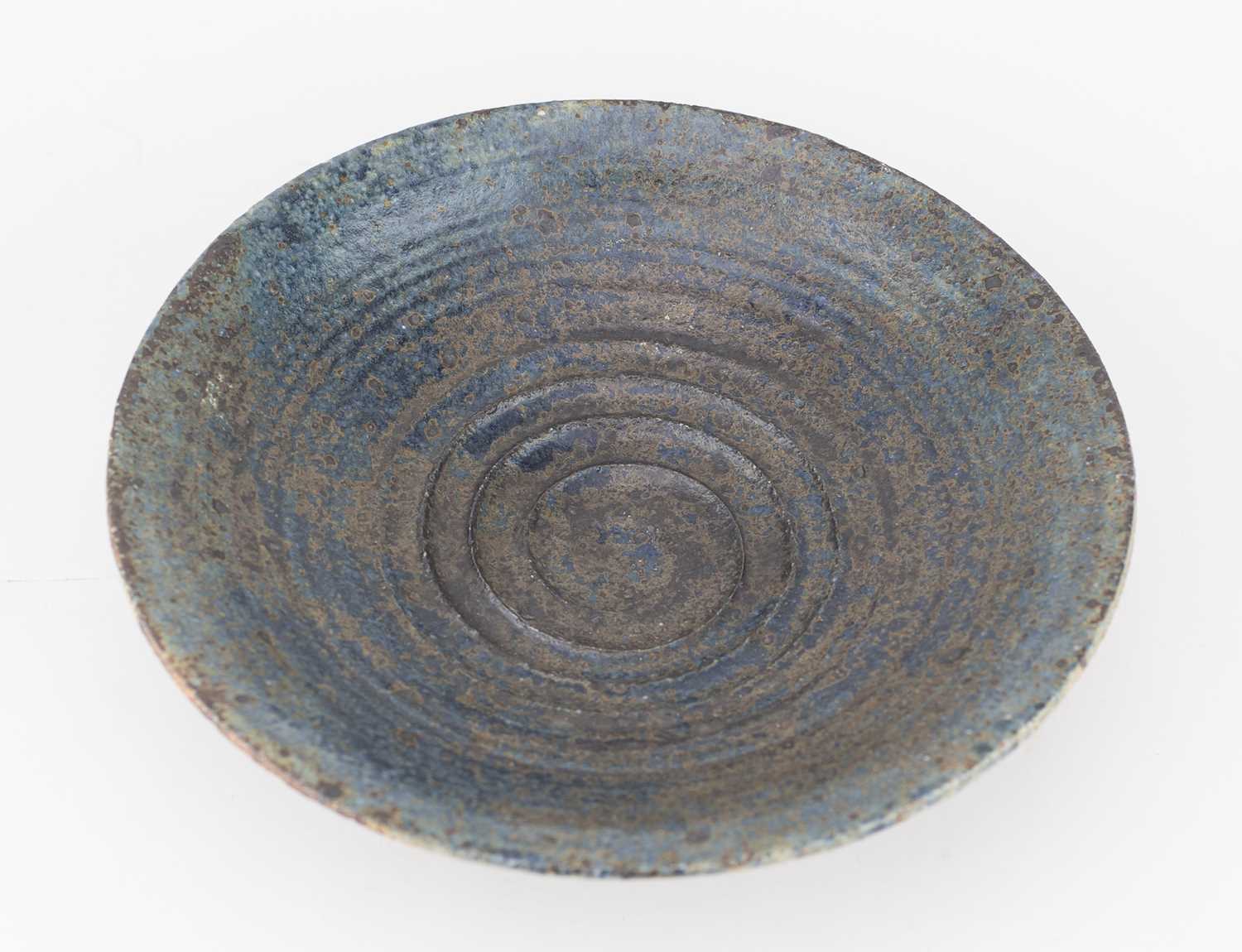 Lot 139 - DEREK DAVIS (1926-2008); a shallow stoneware