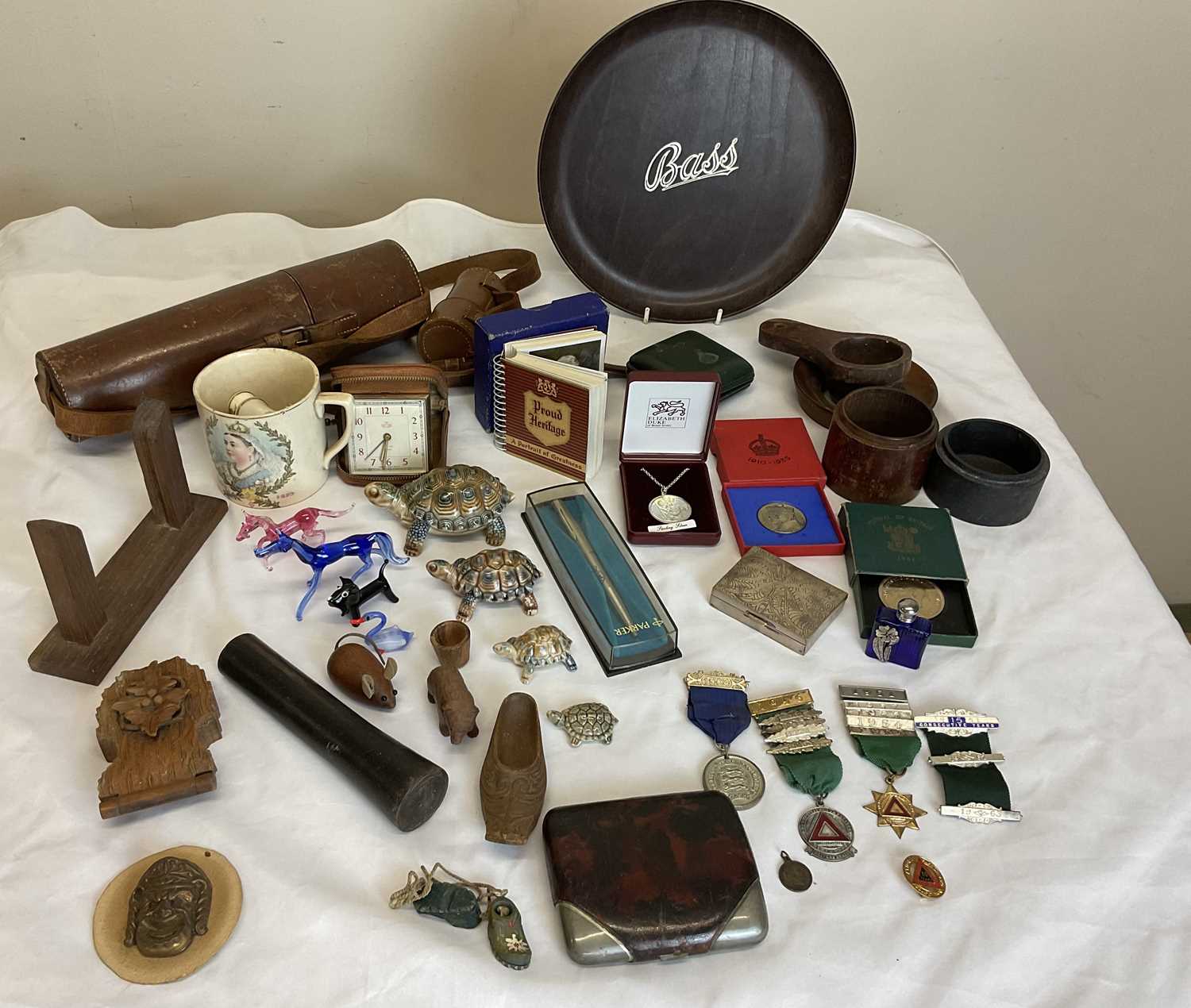 Lot 82 - Collectors' items including treen items,