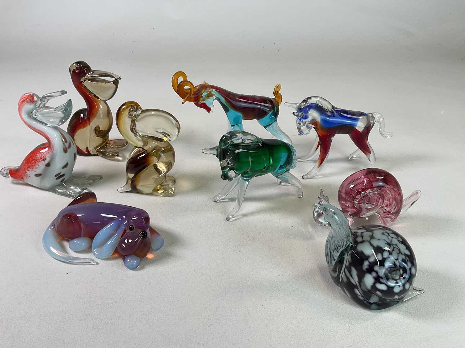 Lot 333 - A collection of glass animals and