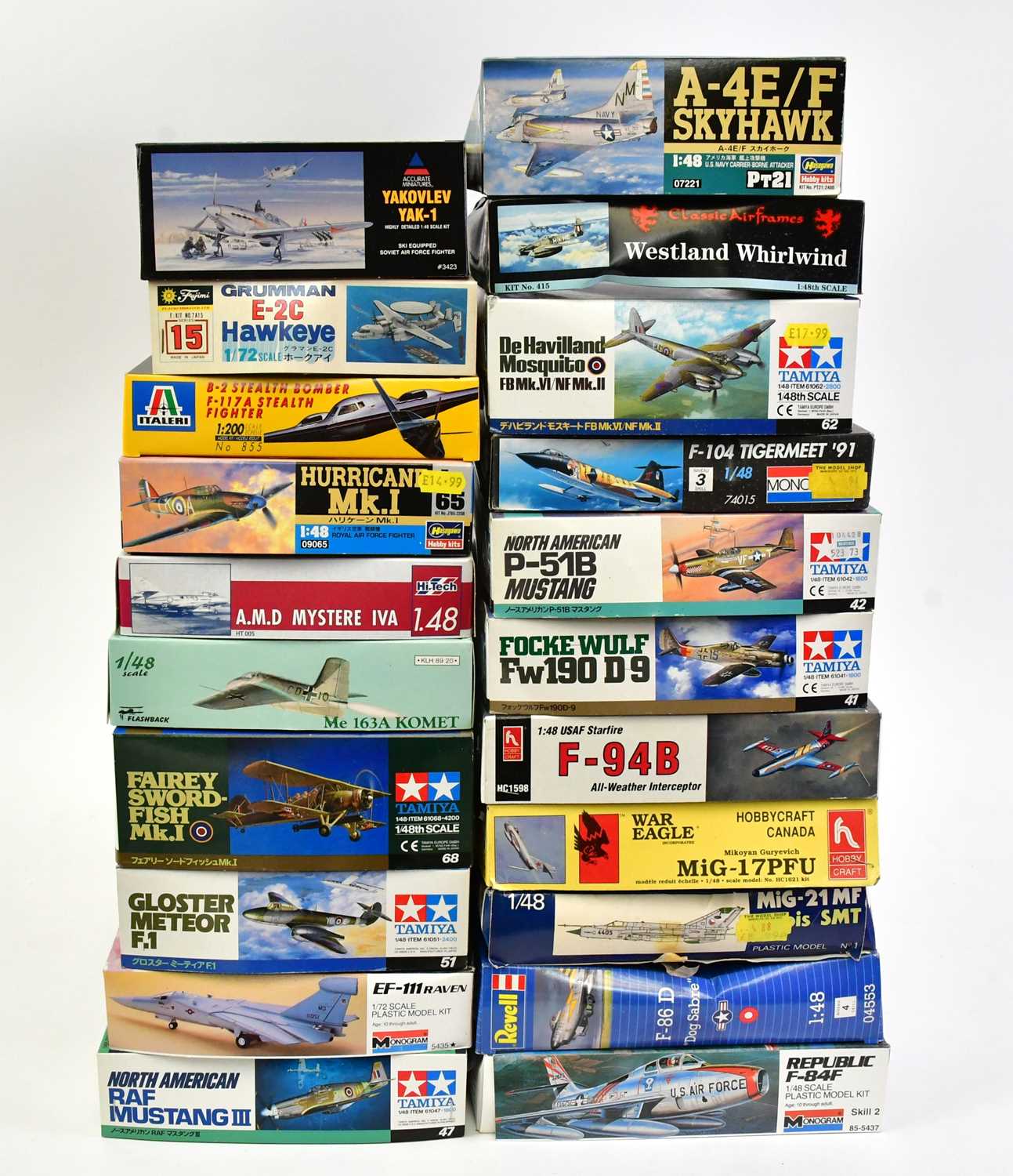Lot 172 - A collection of twenty-one model aircraft