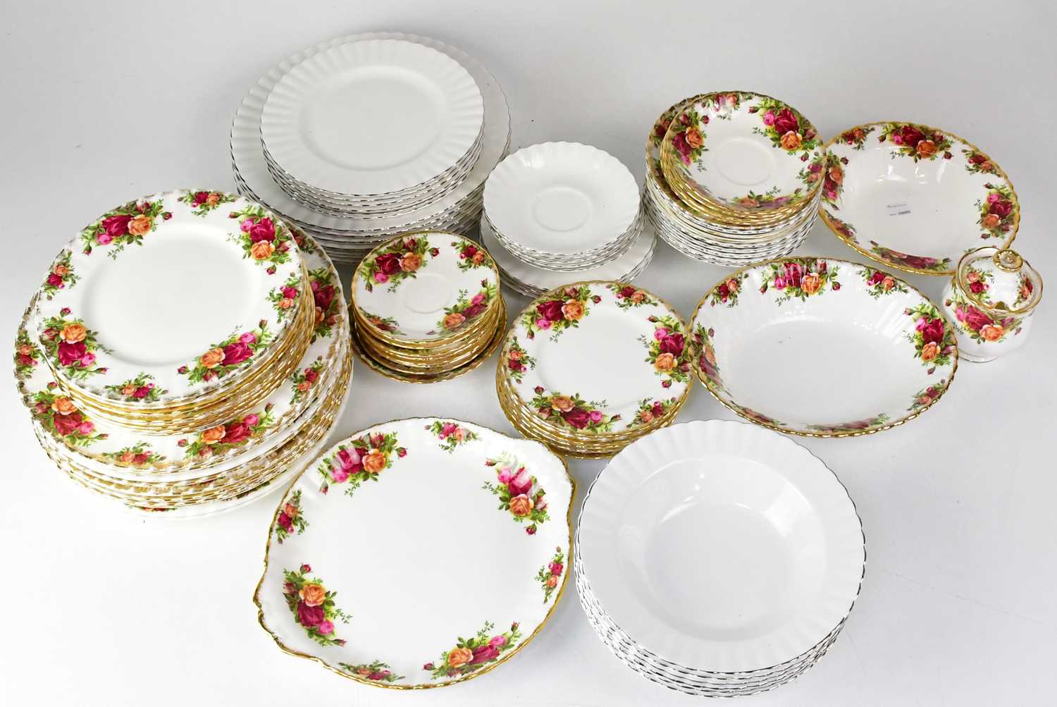 Lot 542 - ROYAL ALBERT; an 'Old Country Roses' pattern