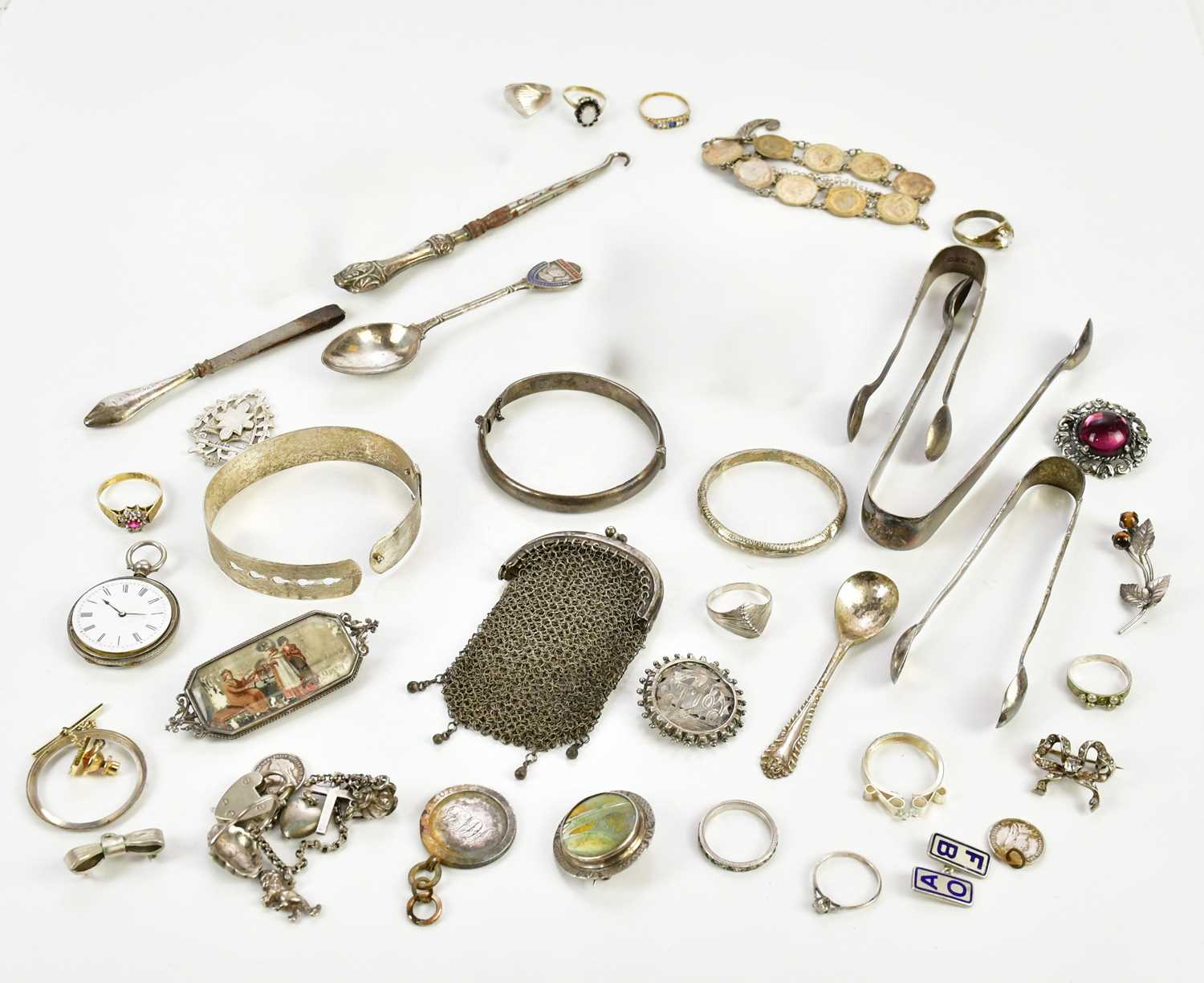 Lot 528 - A collection of hallmarked silver jewellery