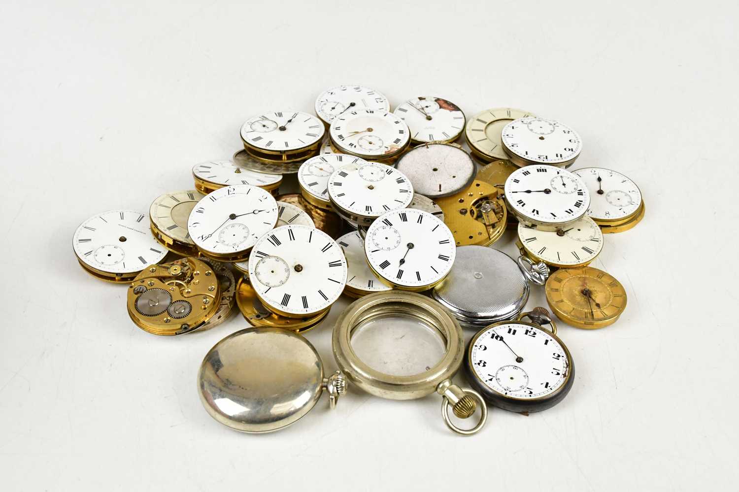Lot 707 - A large collection of pocket watch movements
