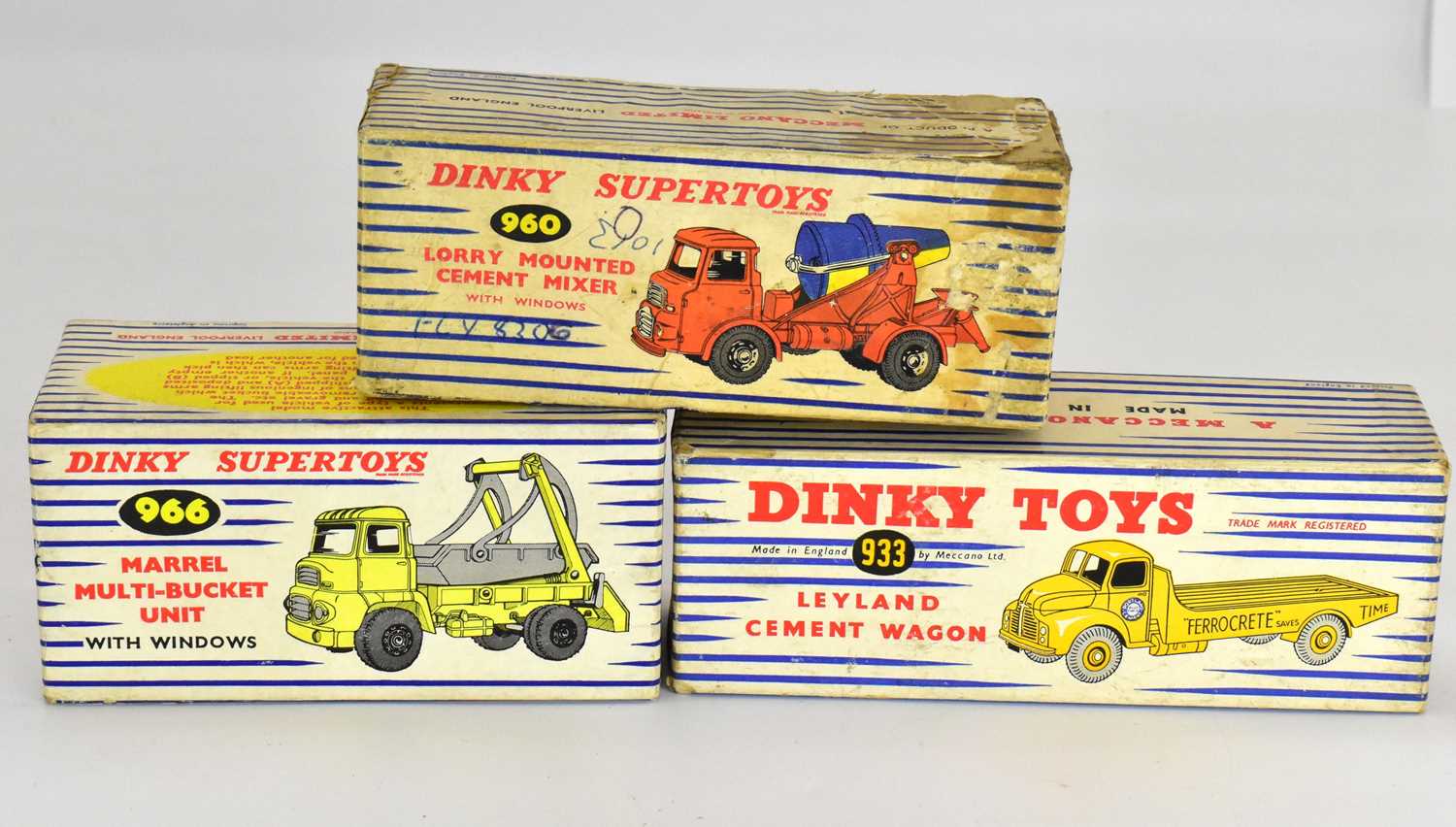 Lot 233 - DINKY SUPERTOYS;