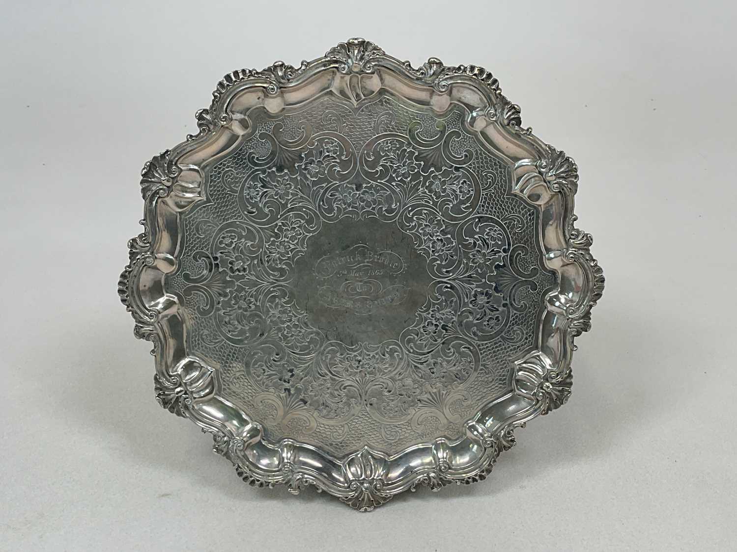 Lot 1439 - JAMES HOWDEN & CO; an early Victorian