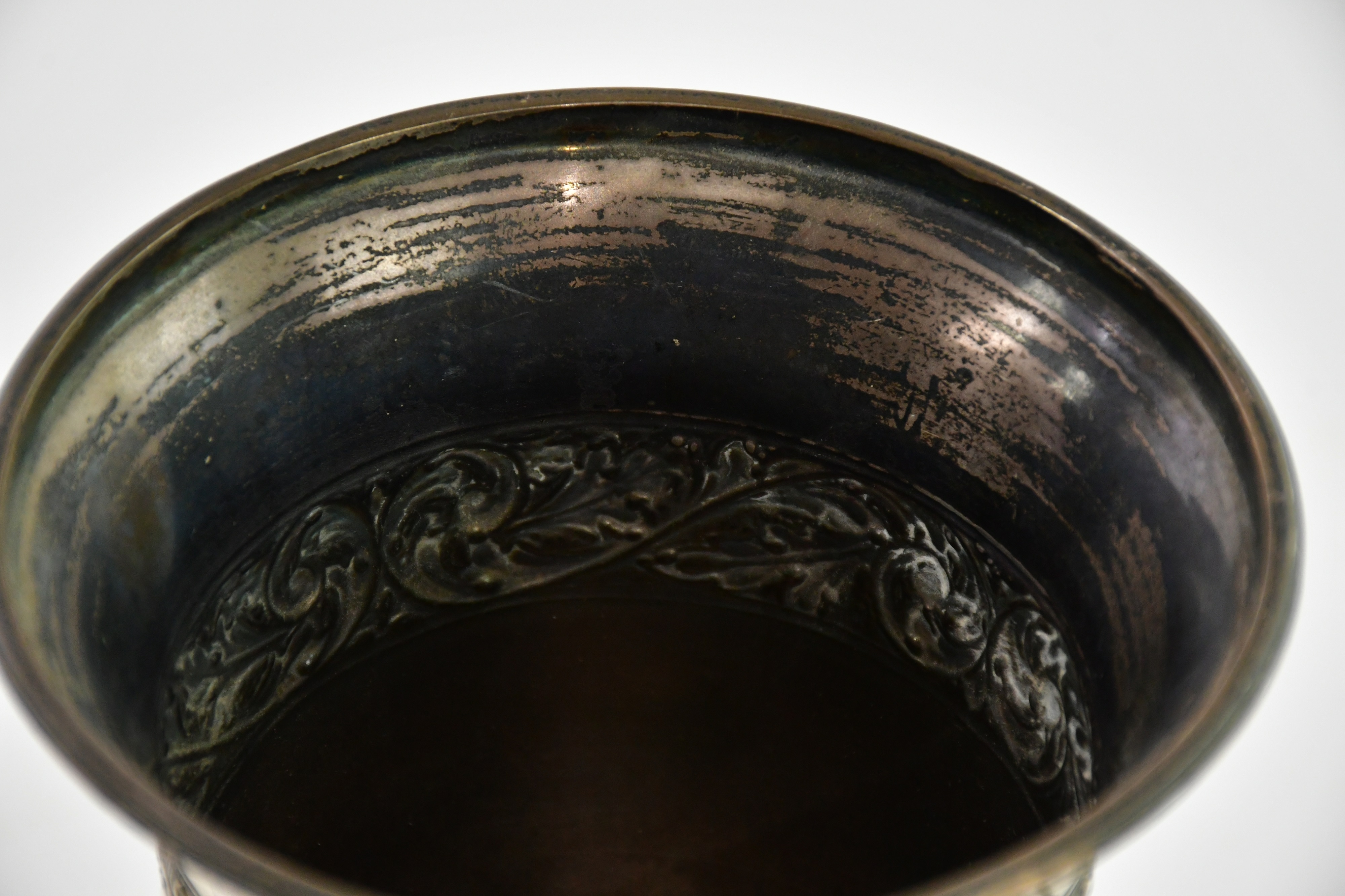 Lot 555 - D & M DAVIS; a George V hallmarked silver