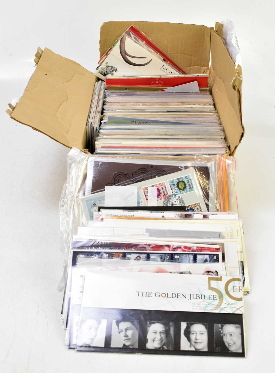 Lot 819 - GB; c.270 presentation packs from 1980s to