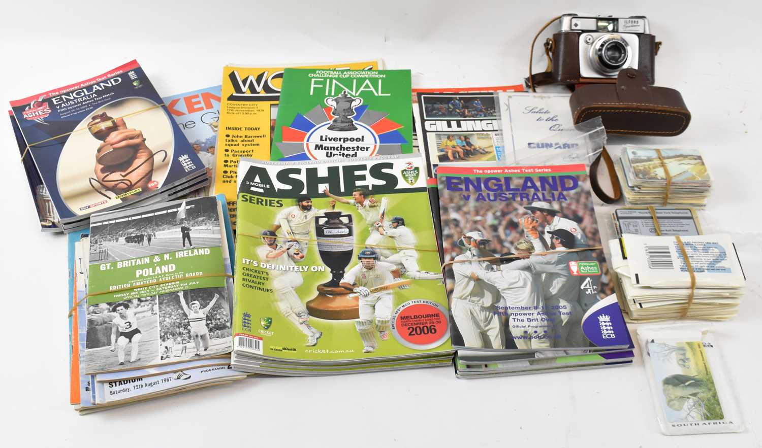 Lot 361 - A mixed lot including a collection of